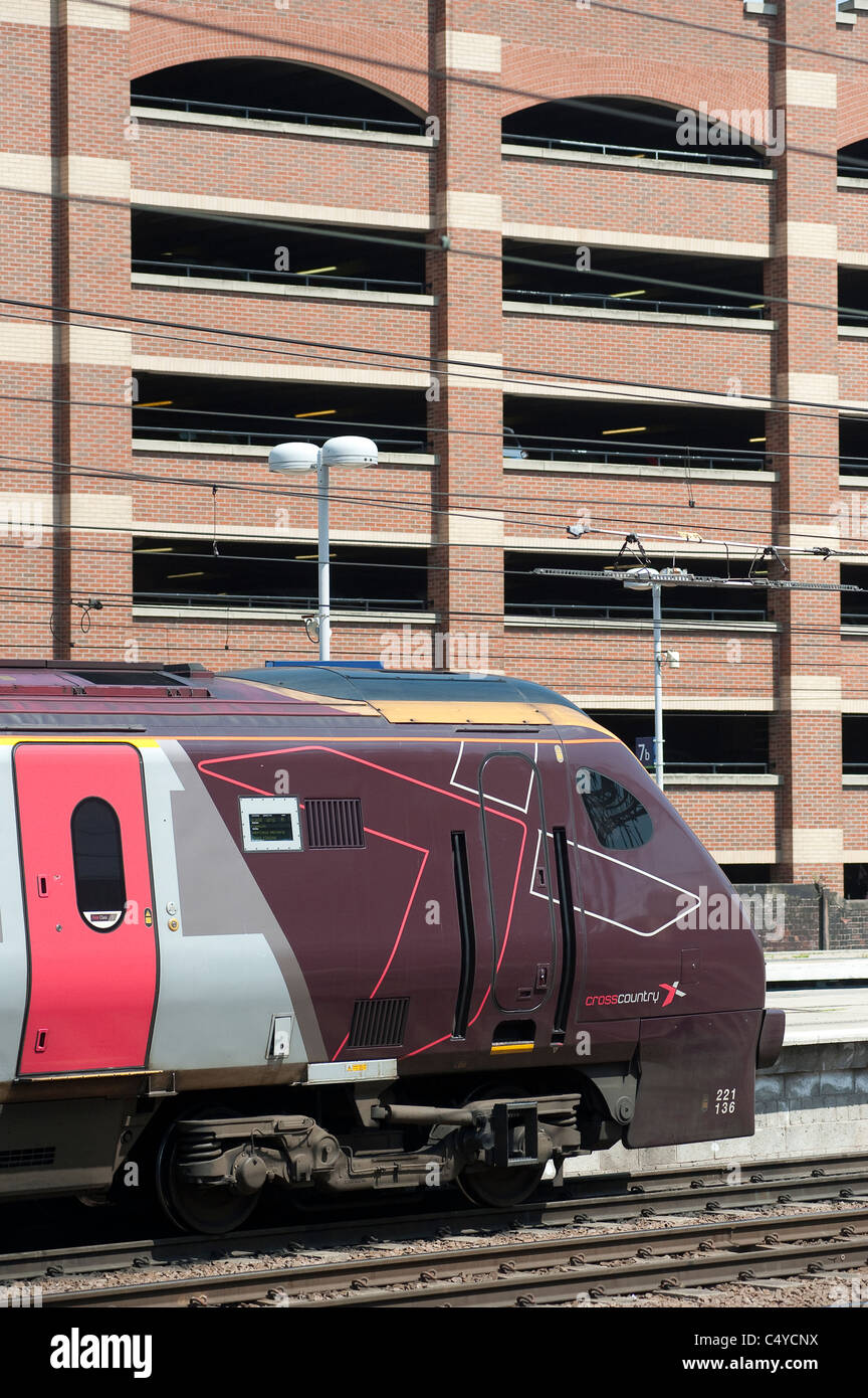 Front of a class 221 train in Arriva Crosscountry livery waiting at a ...