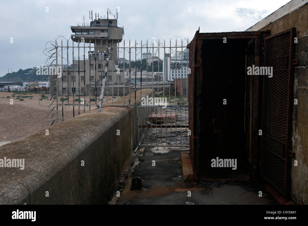 Folkstone beach hi-res stock photography and images - Alamy