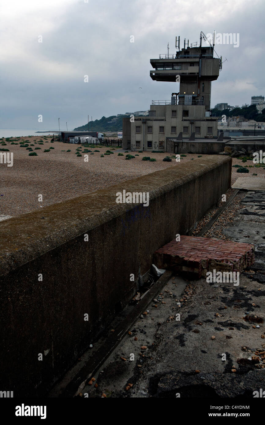Kent lowtide beach pebbles hi-res stock photography and images - Alamy