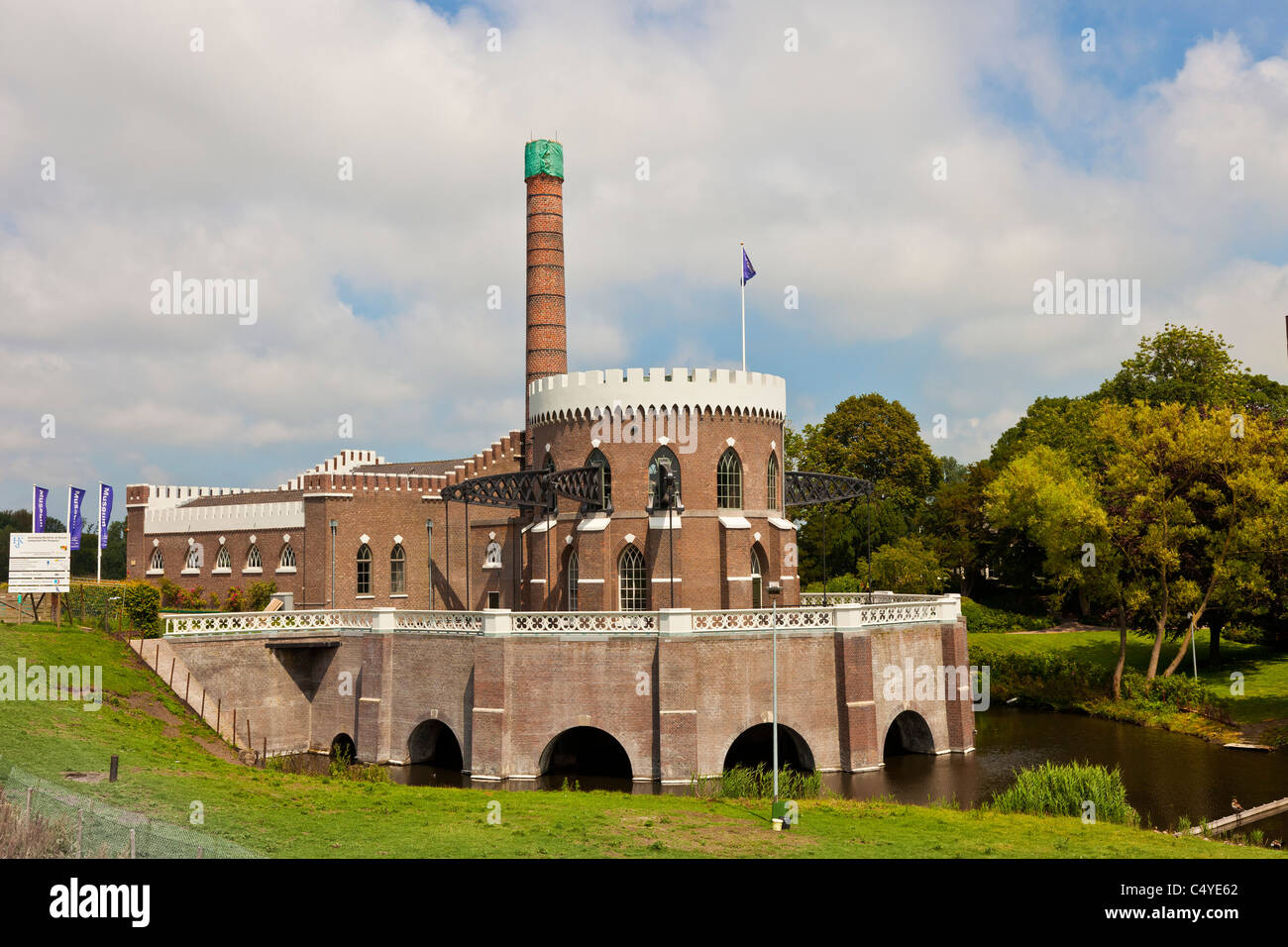 Exterior of De Cruquius steam powered water pumping station museum ...