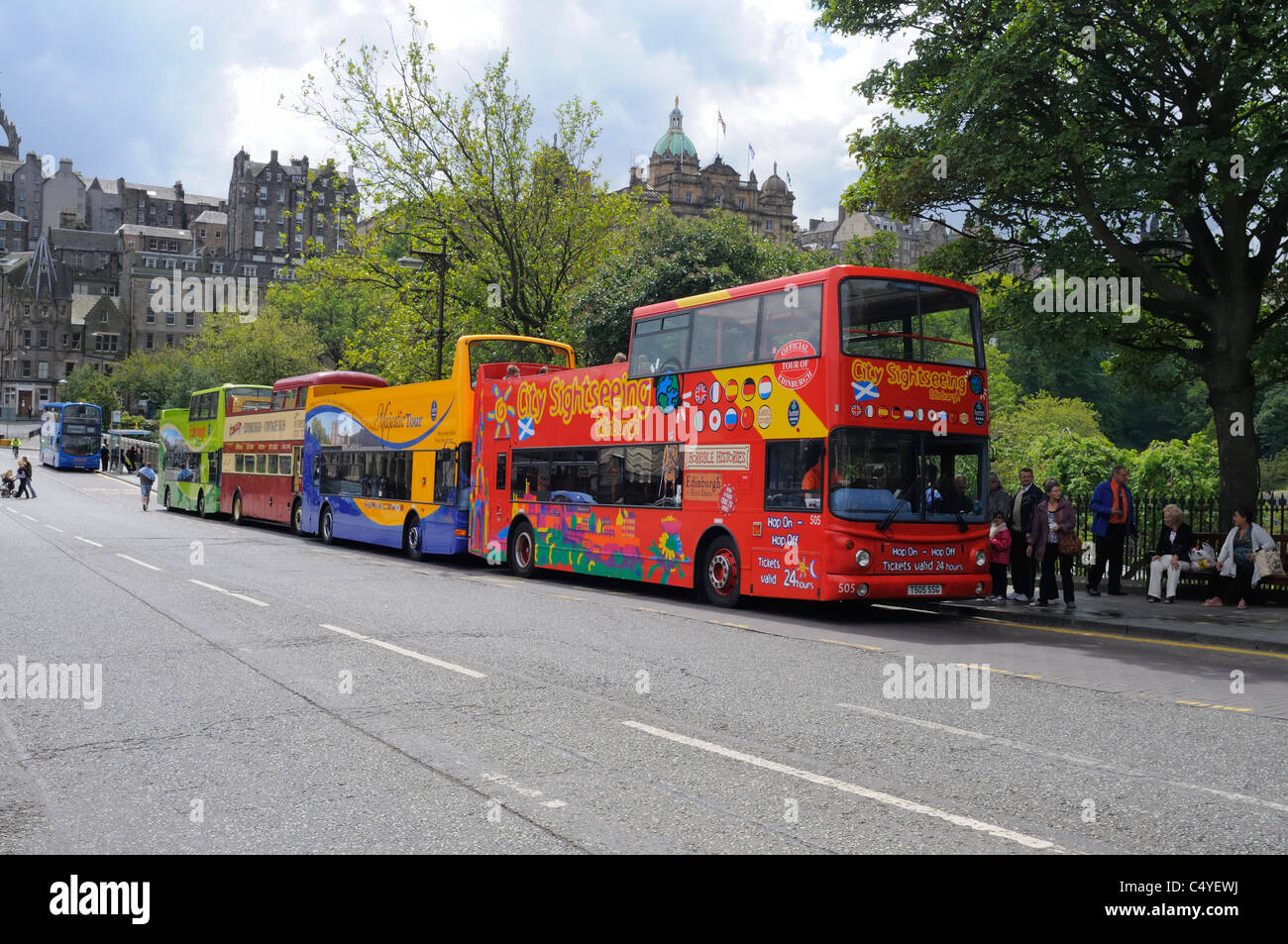 Edinburgh double decker bus hi-res stock photography and images - Alamy