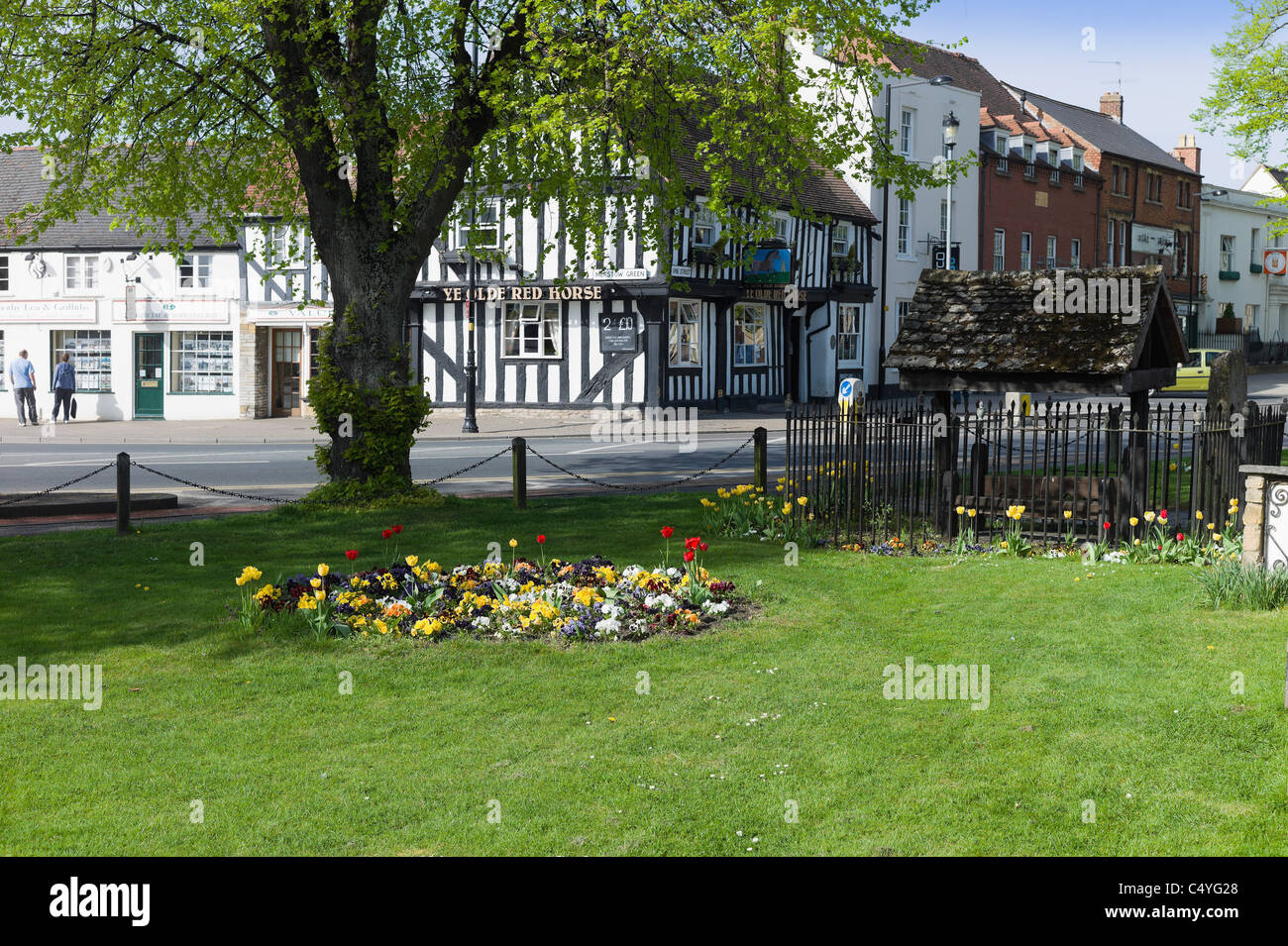 Evesham high street hi-res stock photography and images - Alamy
