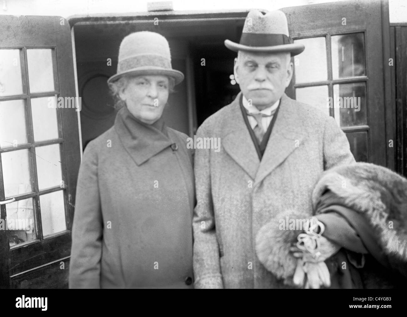 Vintage zeppelin hi-res stock photography and images - Alamy