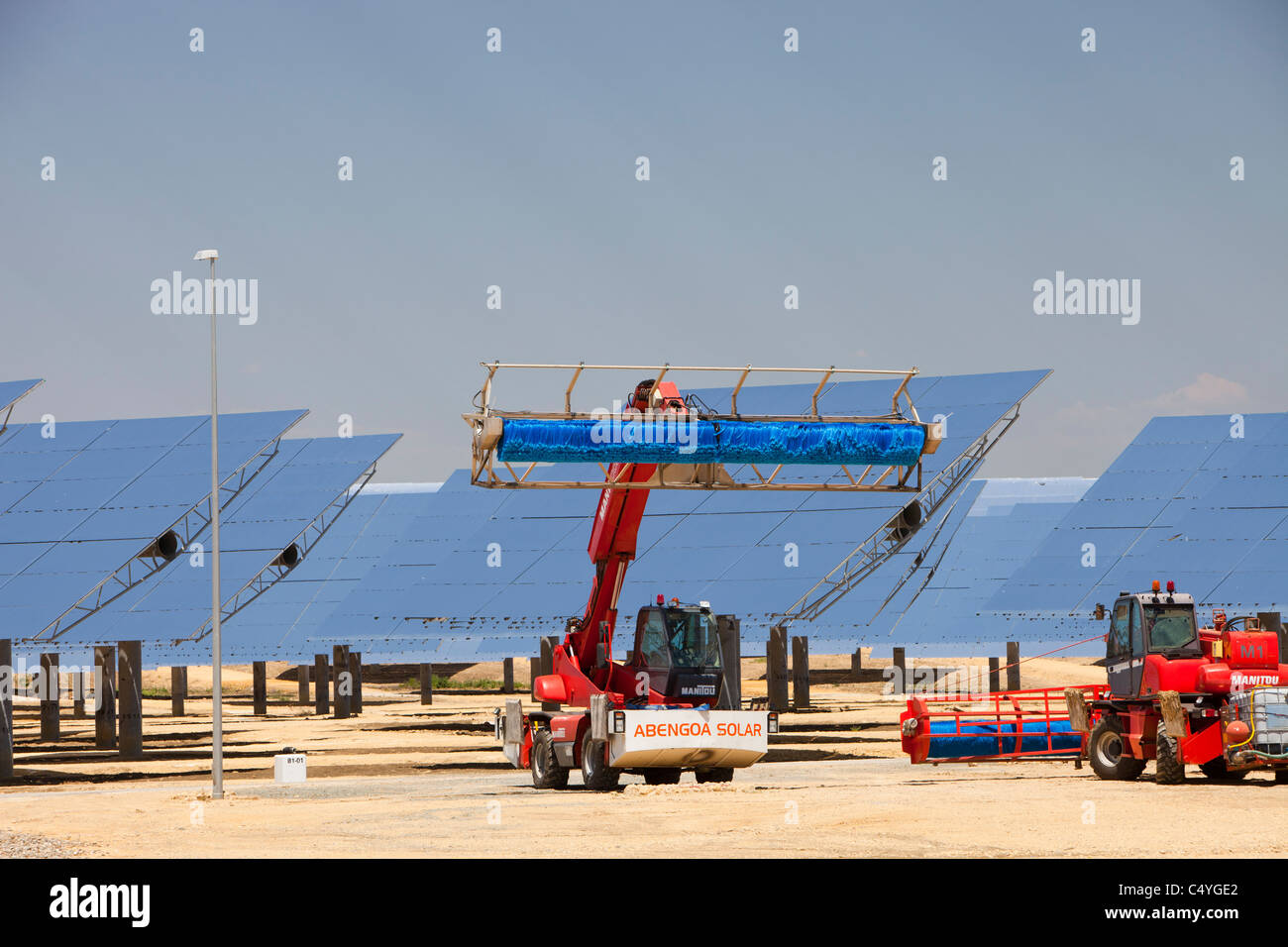 Heliostat thermal power plant hi-res stock photography and images - Alamy