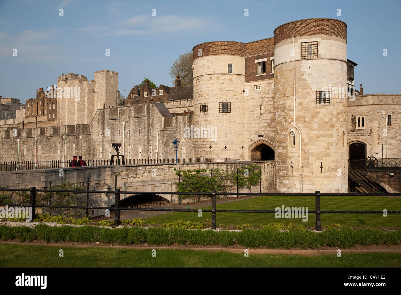 Byward tower of london hi-res stock photography and images - Alamy