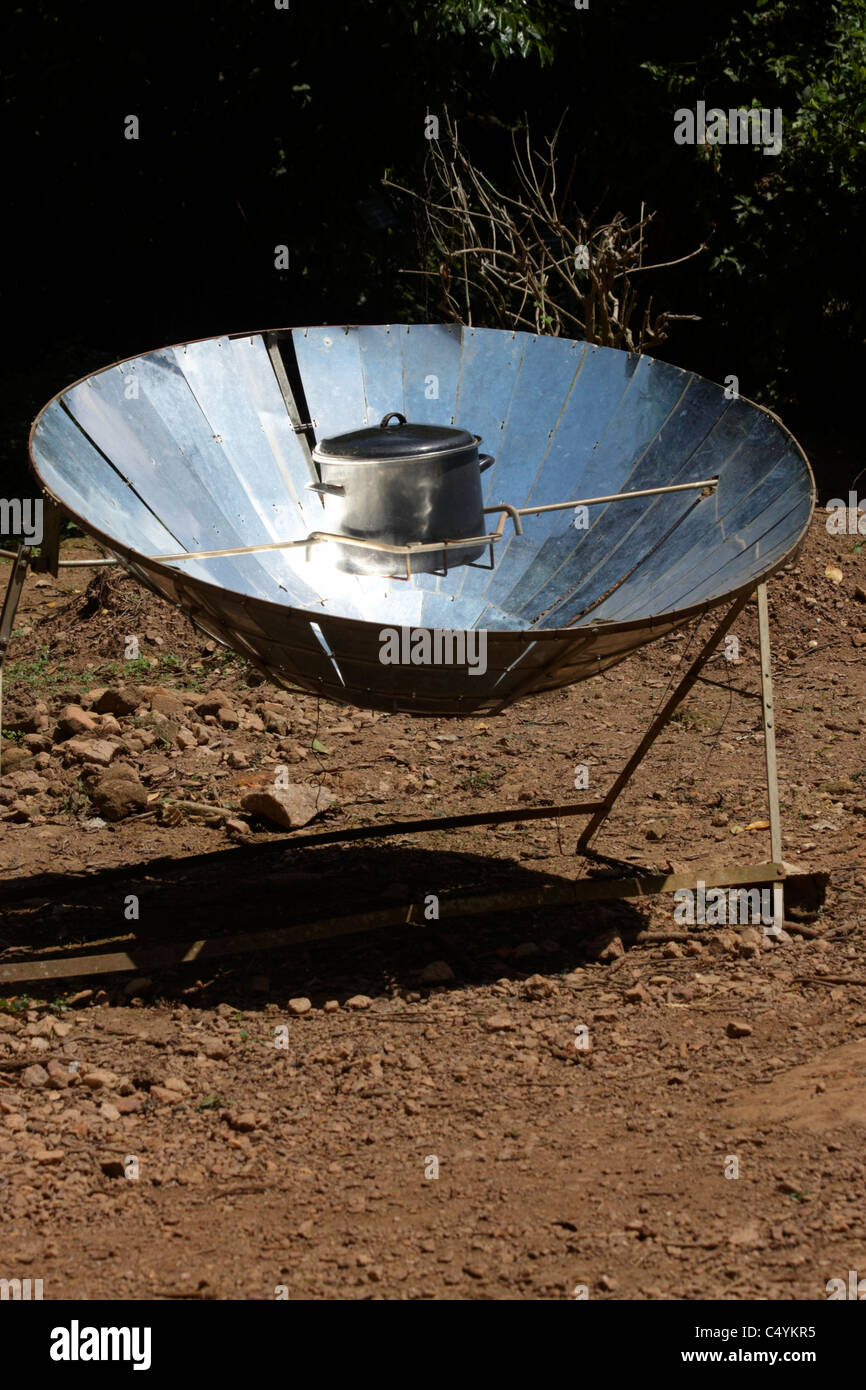 Solar cooking africa hi-res stock photography and images - Alamy