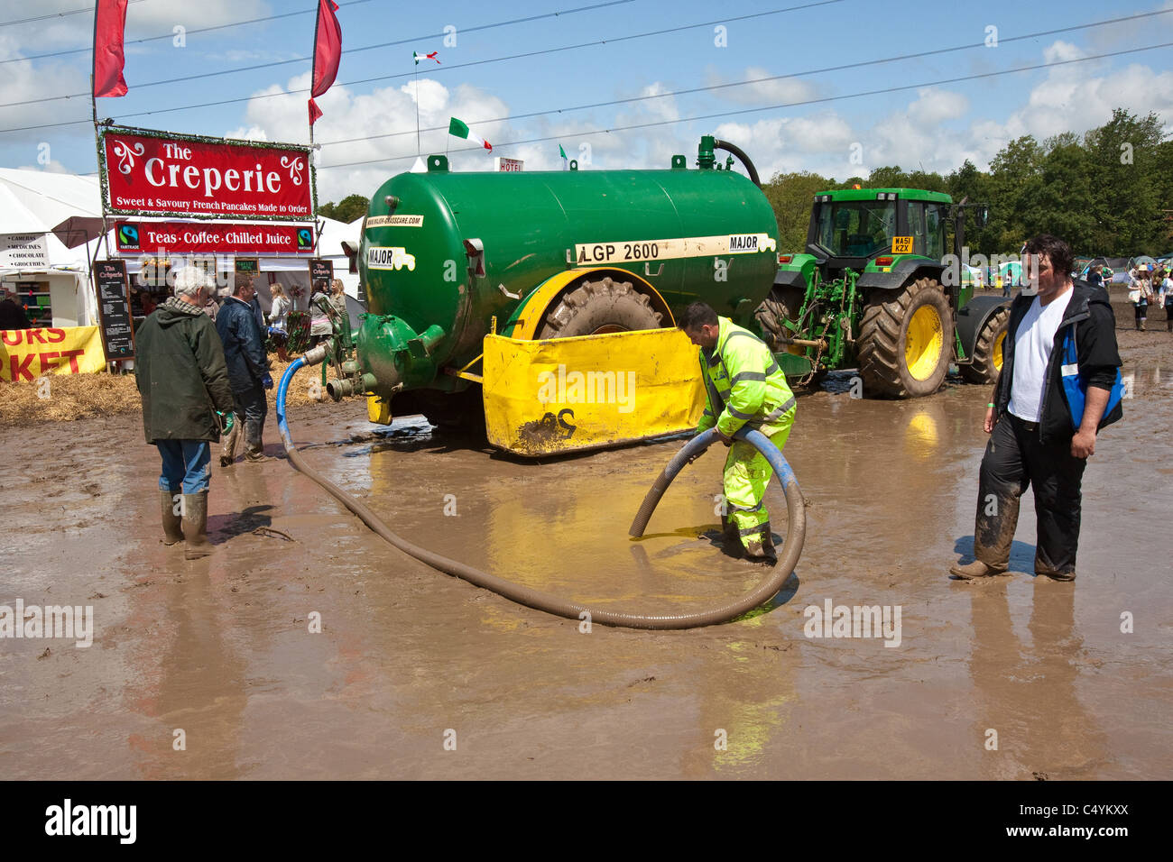 Mud pumping tractor hi-res stock photography and images - Alamy