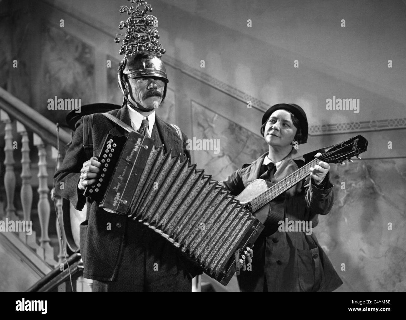 Karl valentin and liesl karlstadt hi-res stock photography and images ...