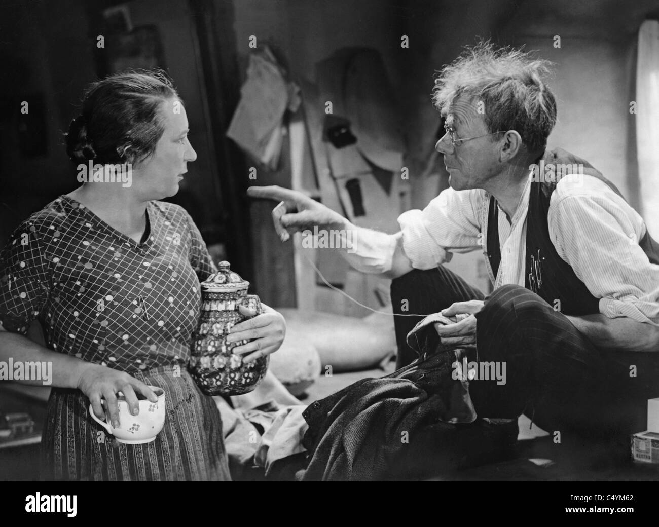 Karl valentin and liesl karlstadt hi-res stock photography and images ...