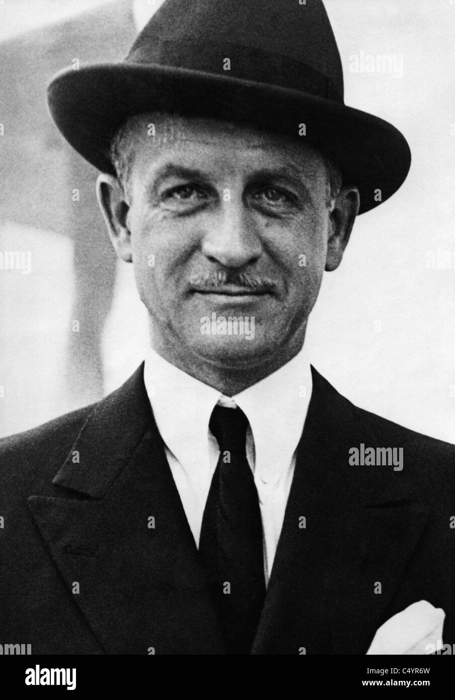 Welles hi-res stock photography and images - Alamy