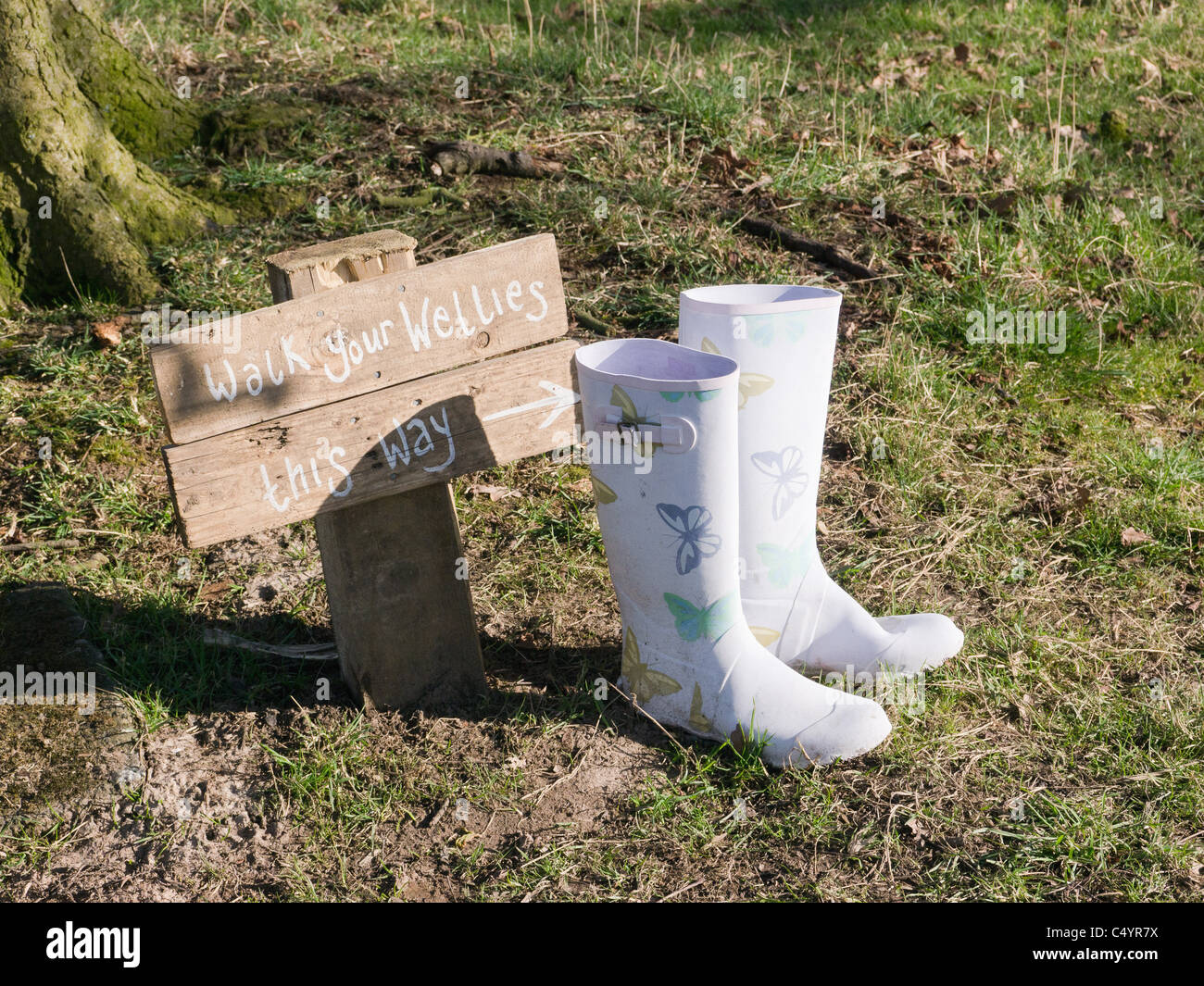 footpath, path, hiking, walking, rambling Stock Photo - Alamy