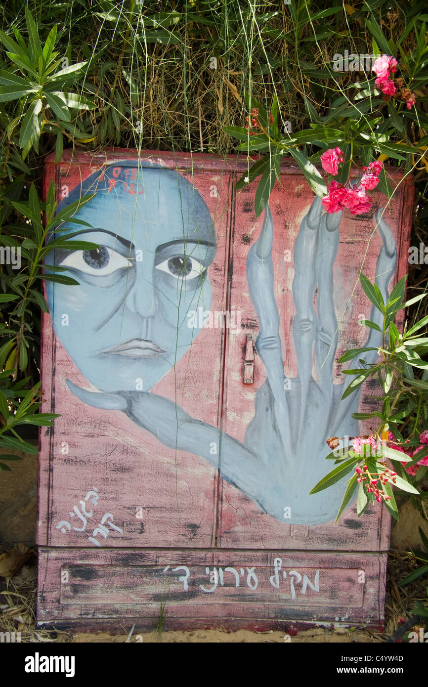 Hebrew graffiti hi-res stock photography and images - Alamy