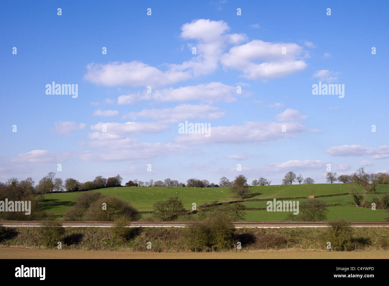Railway line countryside hi-res stock photography and images - Alamy