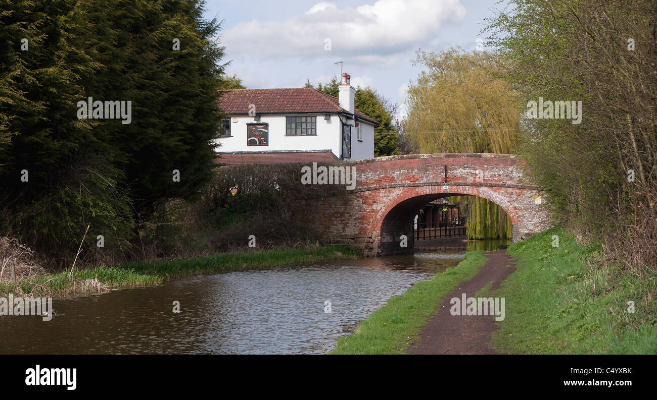 the worcester and birmingham canal stoke prior worcestershire Stock ...