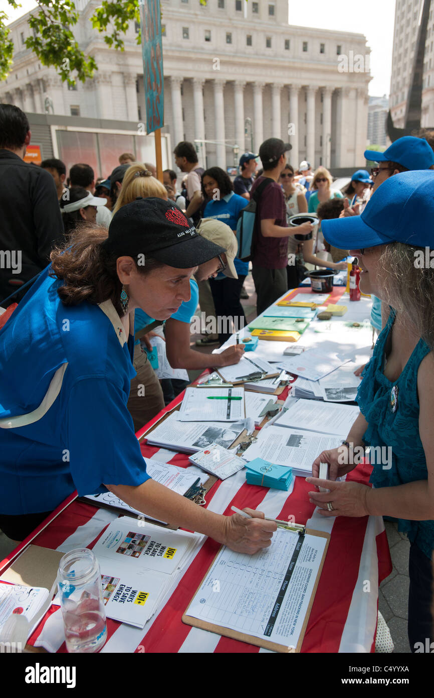 Petition signatures hi-res stock photography and images - Alamy