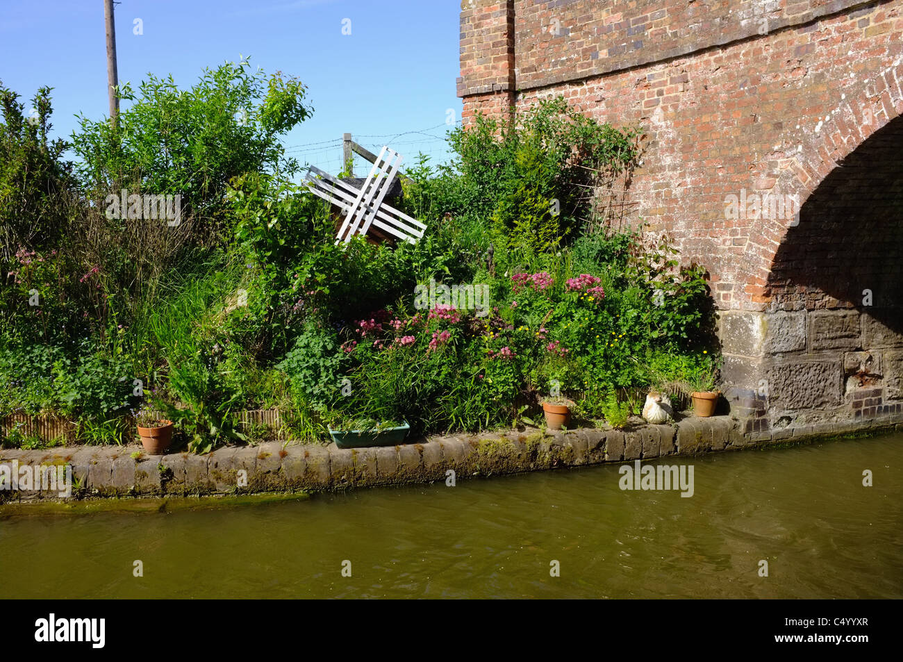 The Worcester and Birmingham canal at Tardebigge canal village in ...