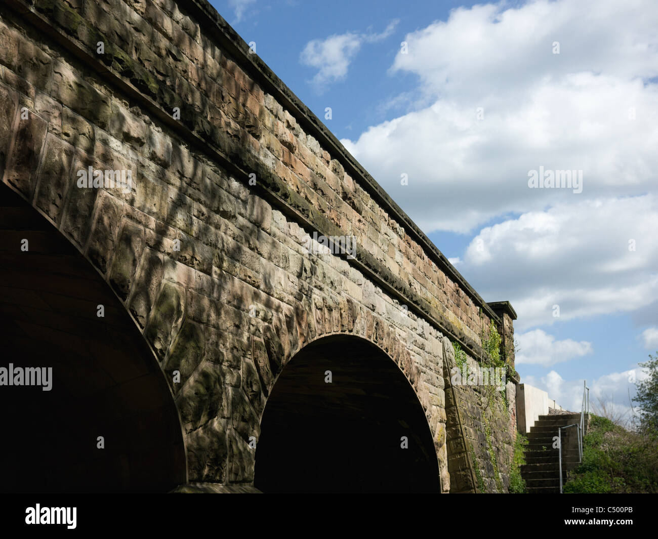 Footpath over railway hi-res stock photography and images - Alamy
