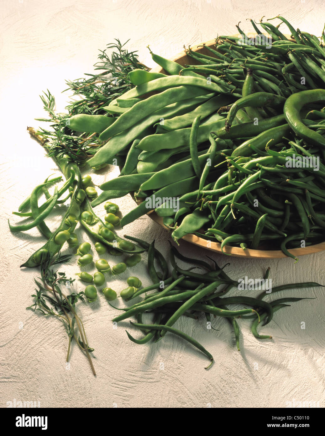 Still: Scarlet runner beans, string beans, broad beans Stock Photo - Alamy