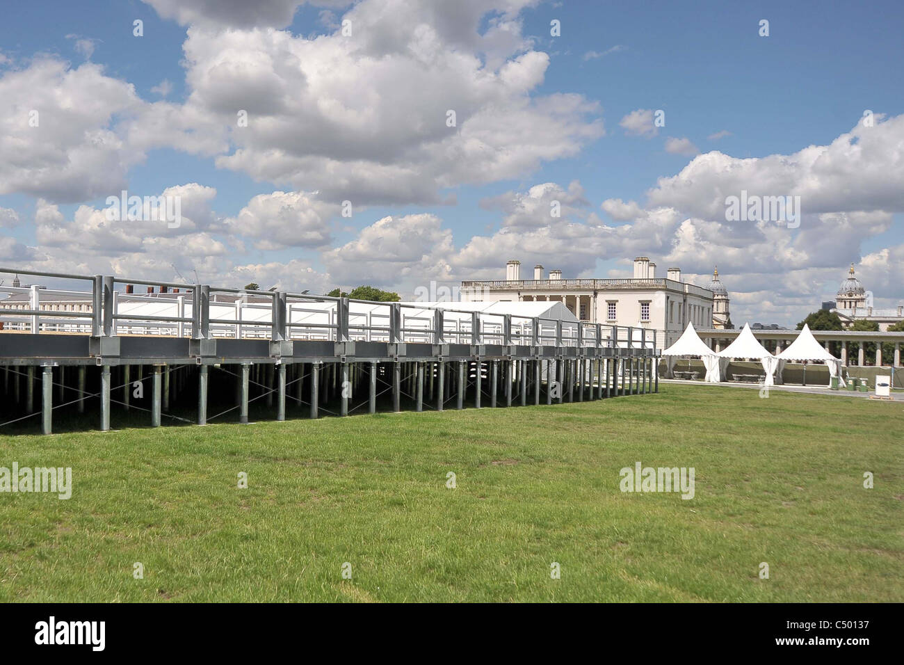 Raised platform hi-res stock photography and images - Alamy