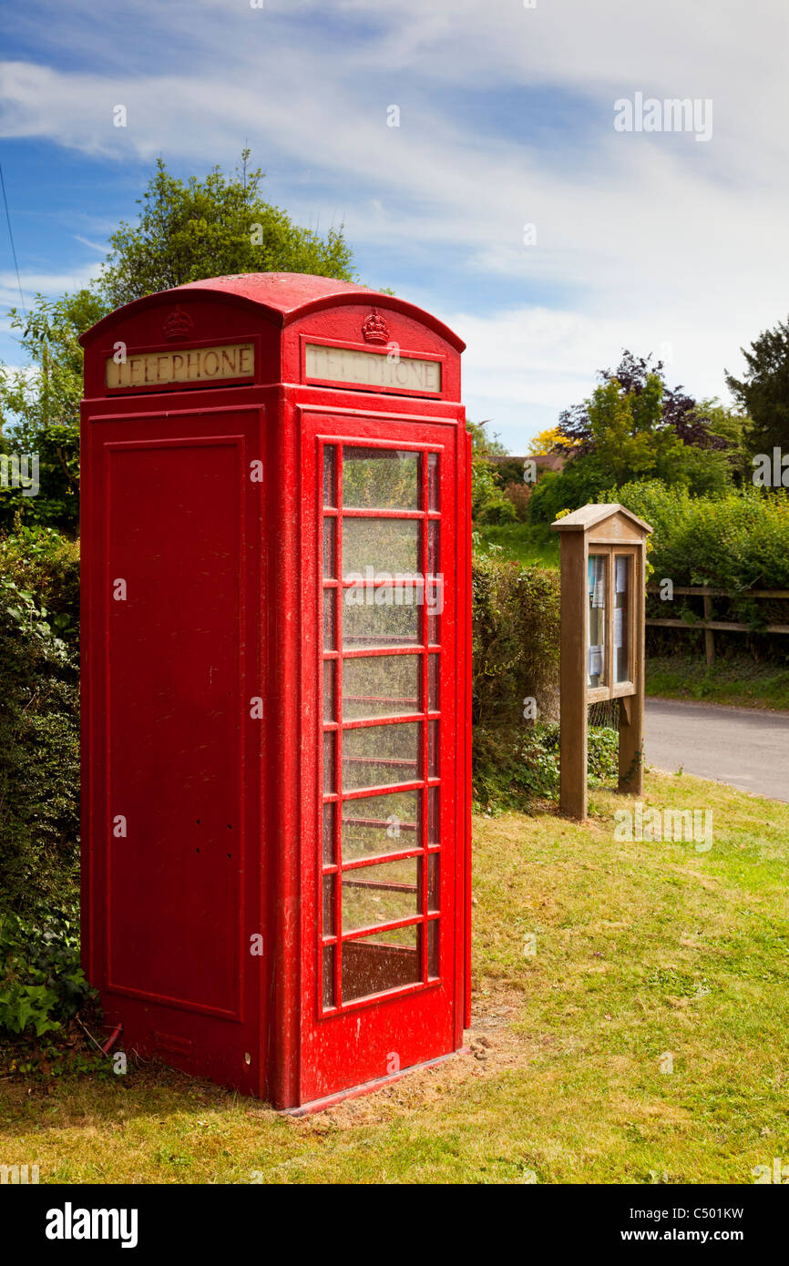 Traditional british telephone boxes High Resolution Stock Photography ...