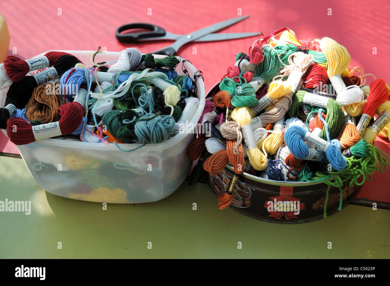 Sewing kit with scissors, yarn, pins and needles Stock Photo - Alamy