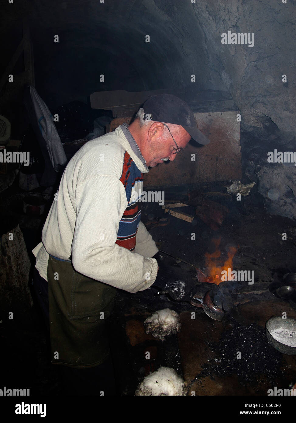 Old town blacksmith hi-res stock photography and images - Alamy