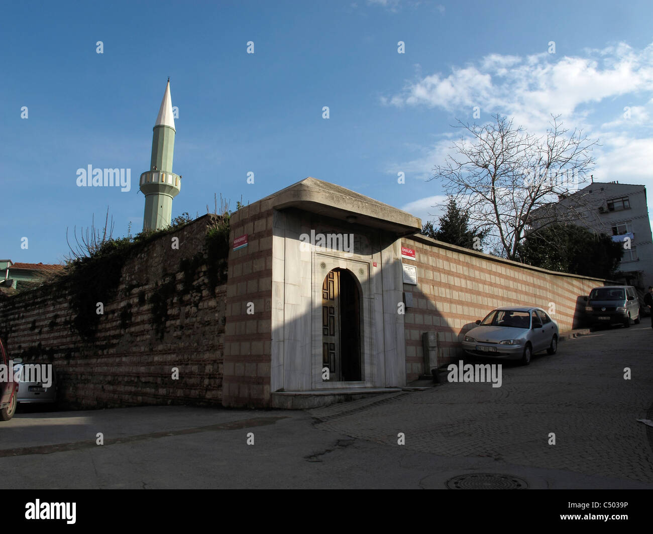 Turkey Istanbul Turkish mosque in conservative islamic district Stock ...
