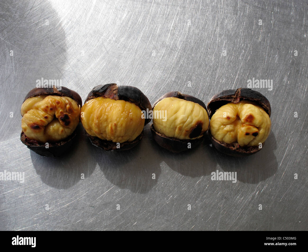 Chestnut vendor hi-res stock photography and images - Alamy