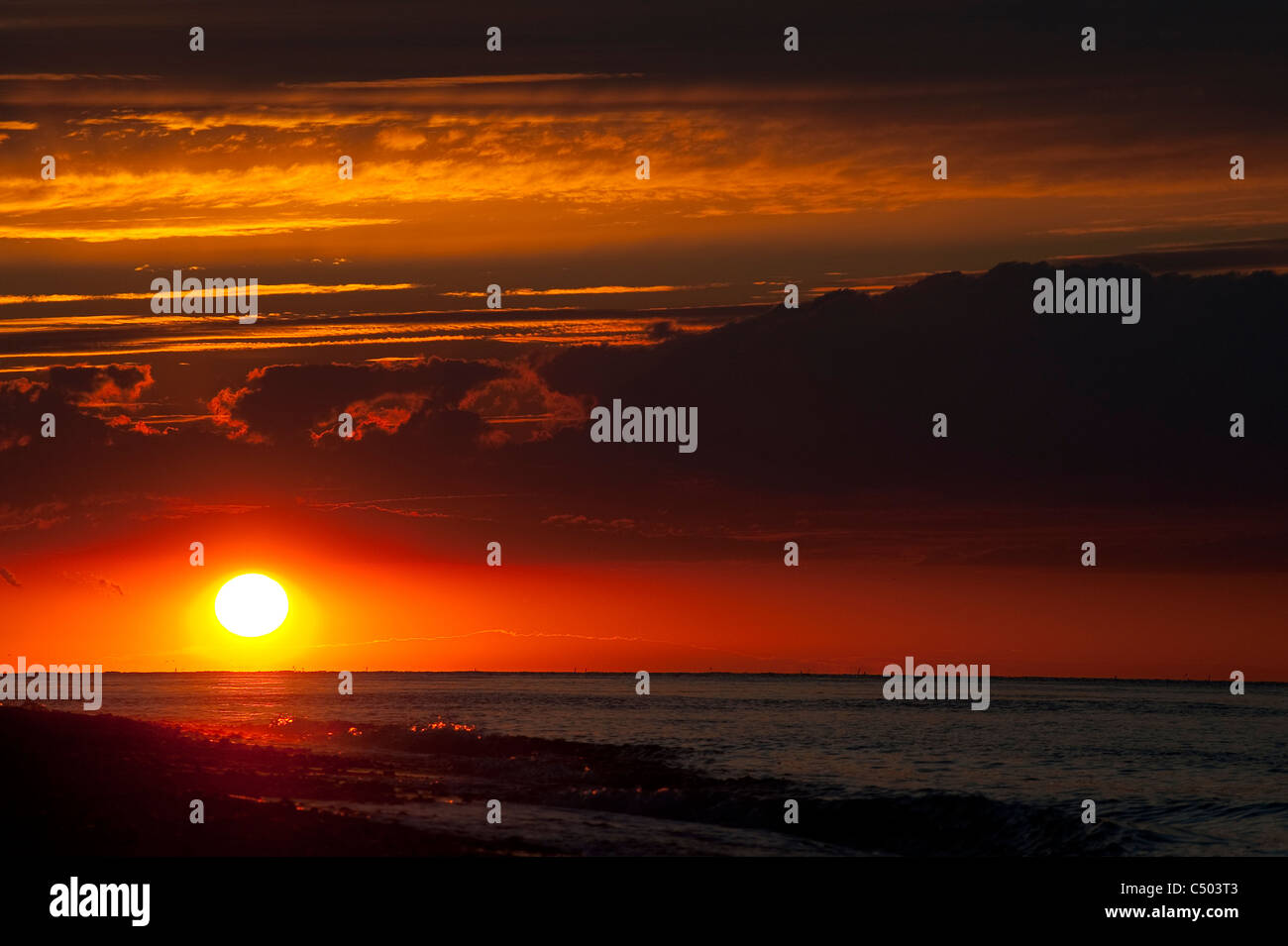Sunsets on norfolk coast hi-res stock photography and images - Alamy