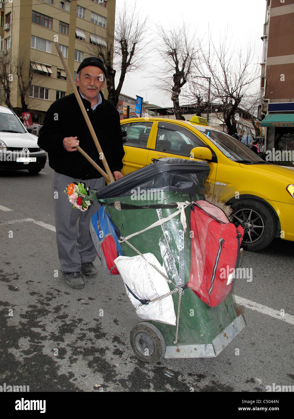 Turkey Istanbul Turkish street cleaner Stock Photo - Alamy