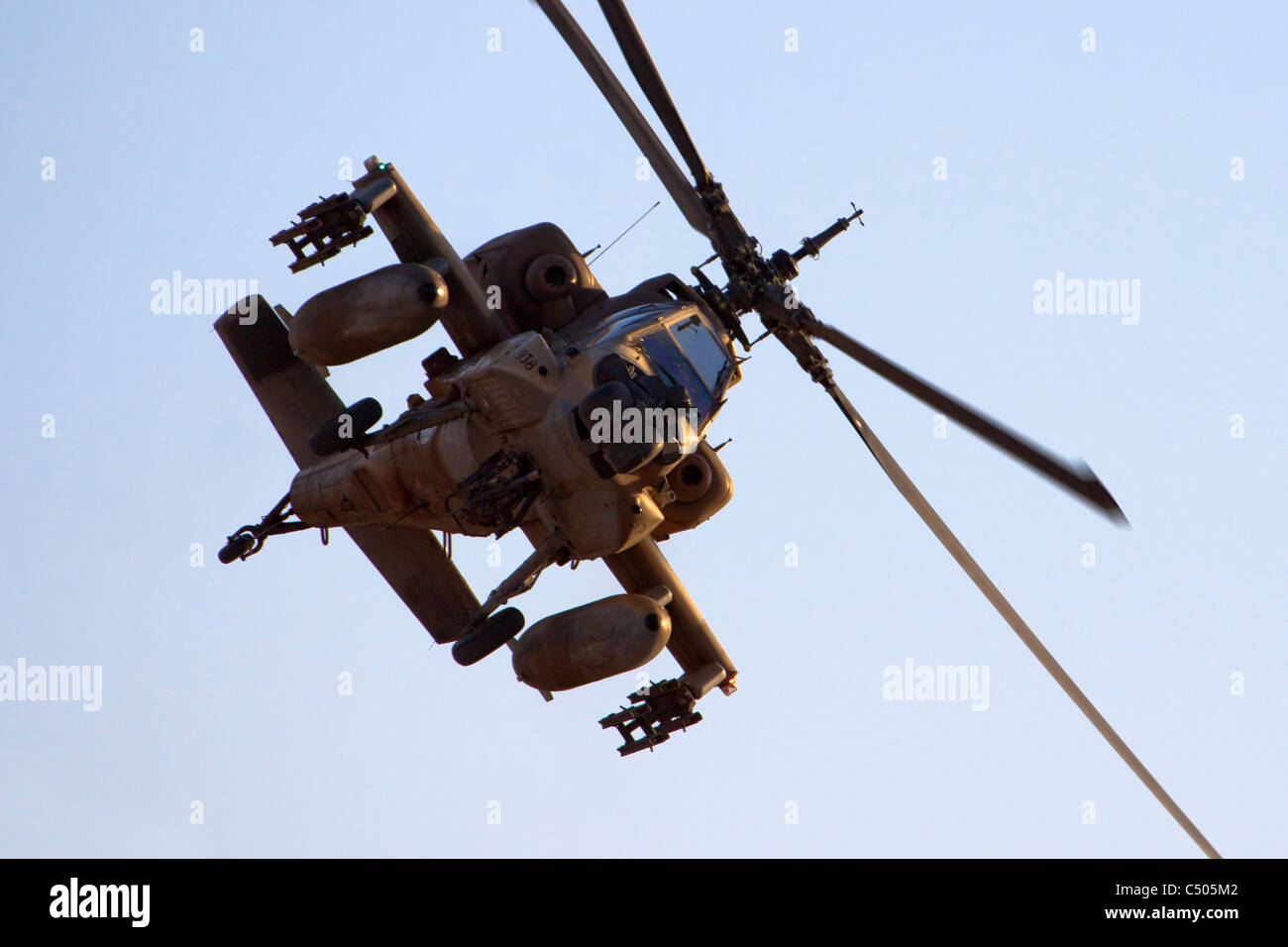 Apache helicopters in flight hi-res stock photography and images - Alamy