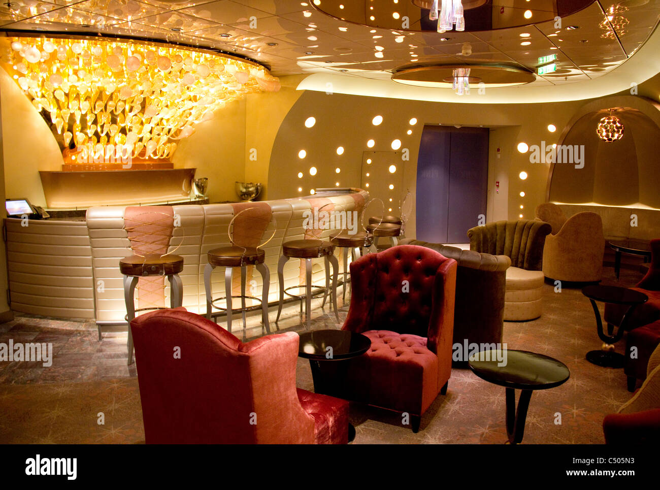Disney dream pink bar hi-res stock photography and images - Alamy