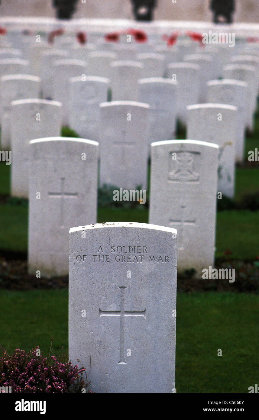Largest cwgc cemetery hi-res stock photography and images - Alamy