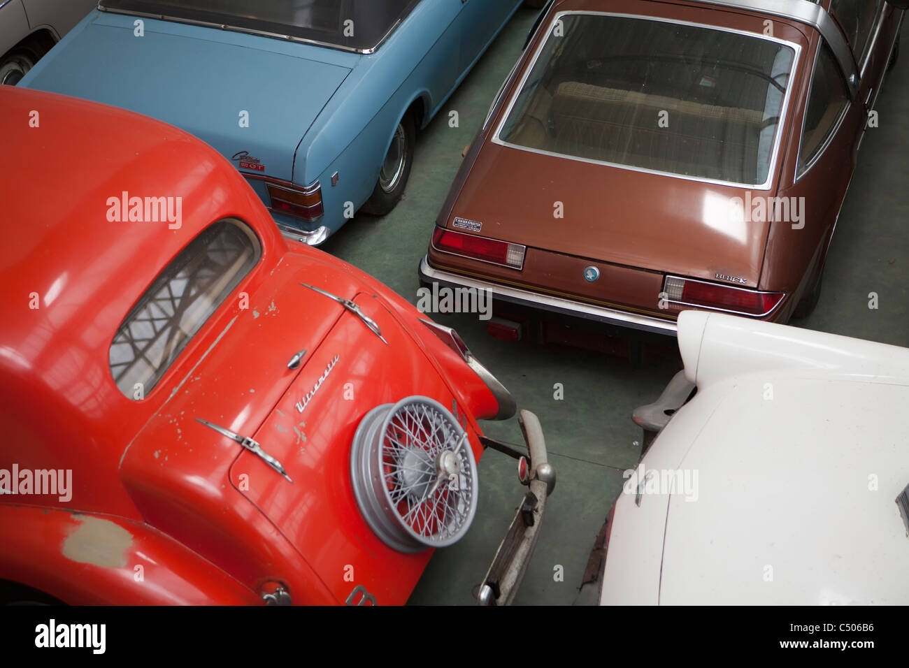 Lots of classic cars hi-res stock photography and images - Alamy