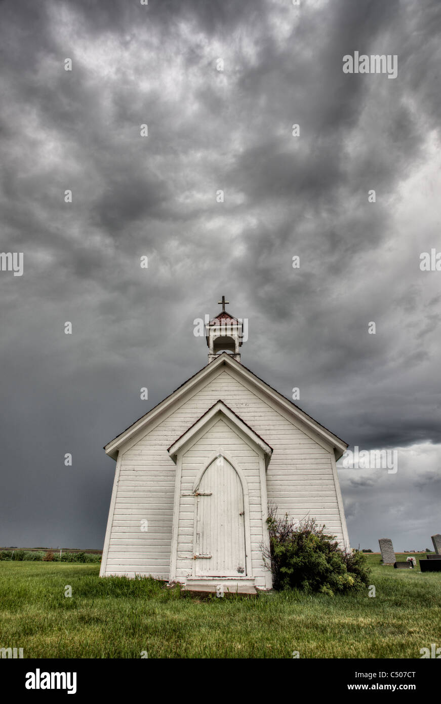Old country church in saskatchewan hi-res stock photography and images ...