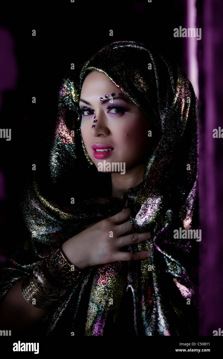 Hijab wearing muslim woman hi-res stock photography and images - Alamy