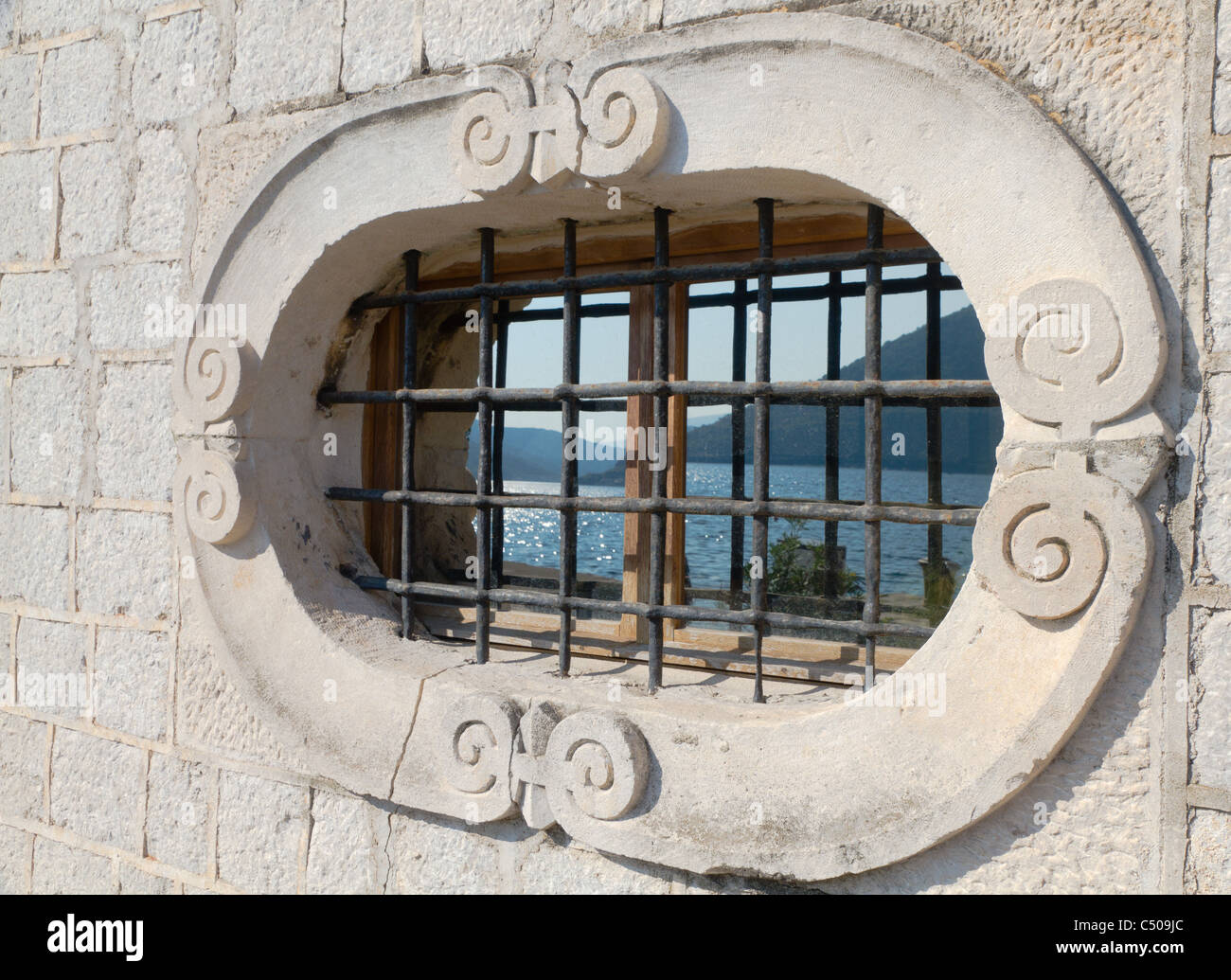 Emirror hi-res stock photography and images - Alamy