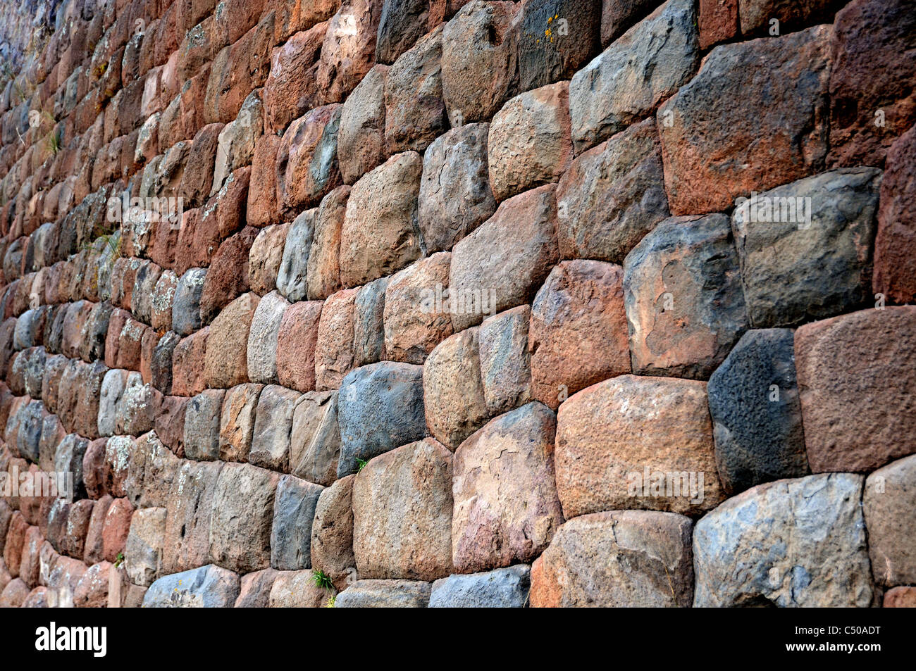 Incan stonework in the sacred valley in Peru Stock Photo - Alamy