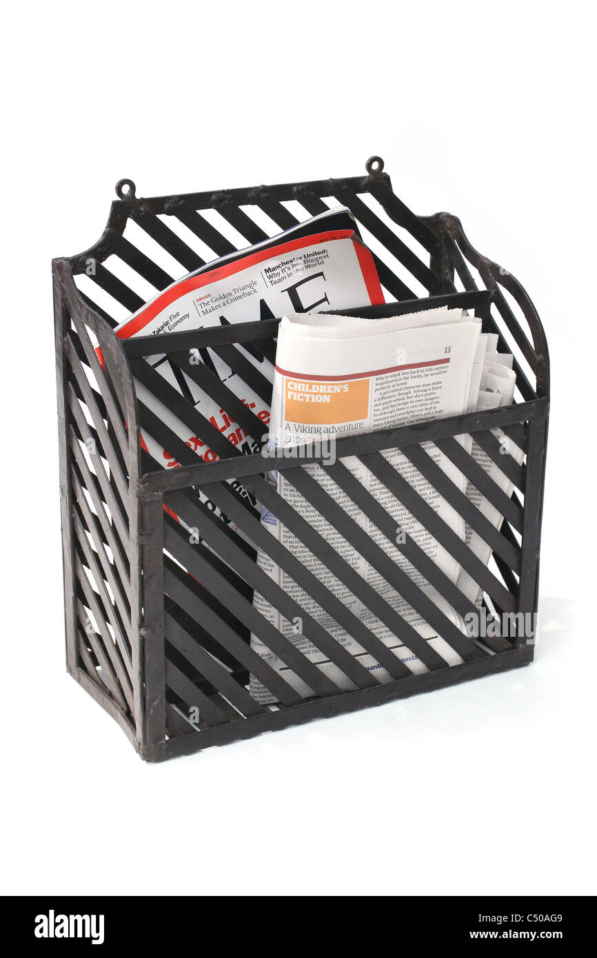 Magazine rack hi-res stock photography and images - Alamy