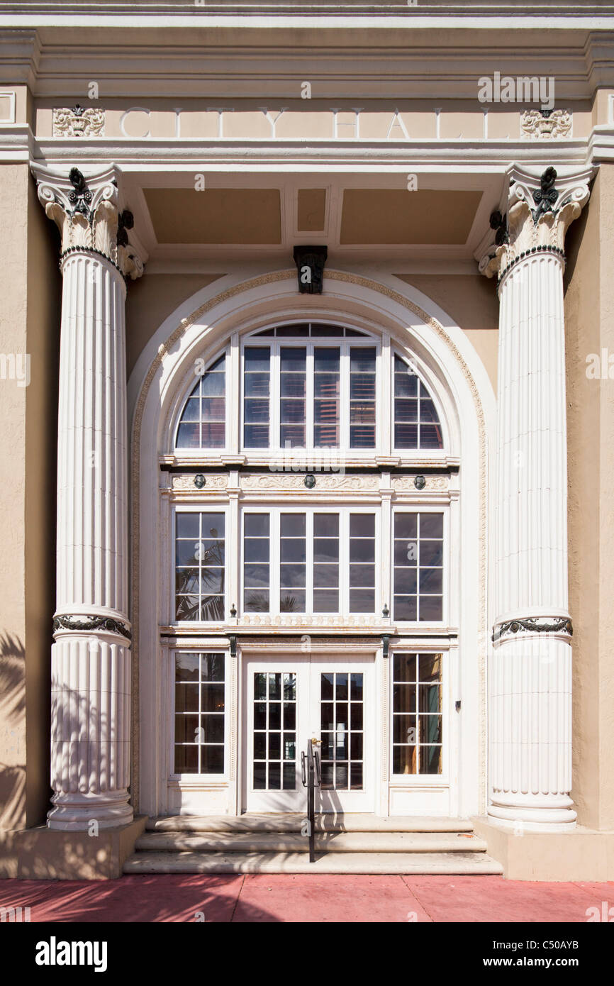 City hall entrance hi-res stock photography and images - Alamy