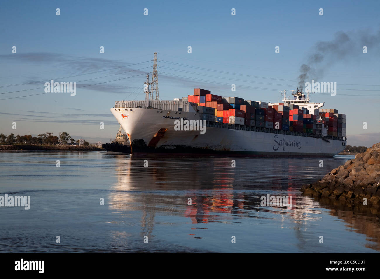 Safmarine Meru Container Ship passing under the Westgate Bridge on the ...