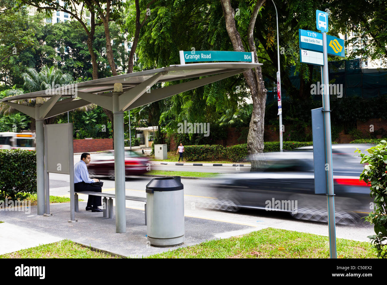 Singapore bus stop hi-res stock photography and images - Alamy