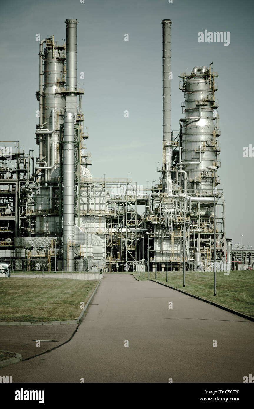 Leuna works chemical plant hi-res stock photography and images - Alamy
