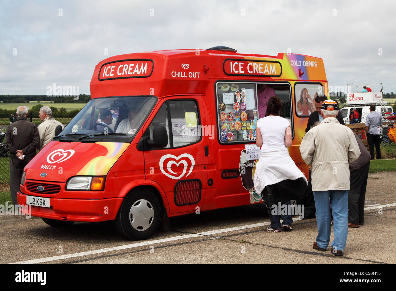Van vendor hi-res stock photography and images - Alamy