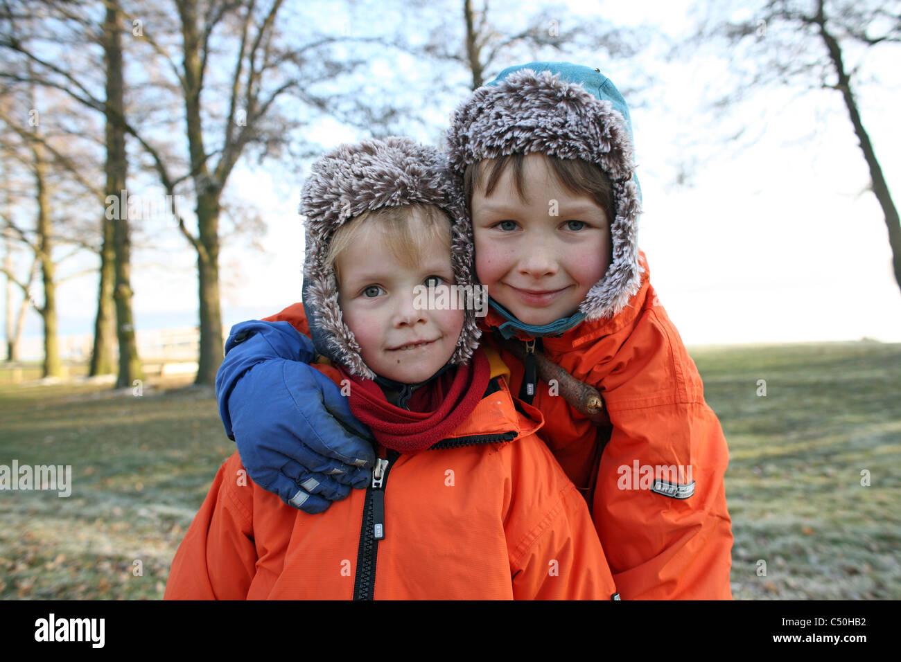 Children in winter coats hi-res stock photography and images - Alamy