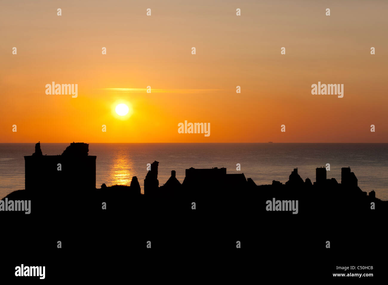 Sunrise over the castle hi-res stock photography and images - Alamy