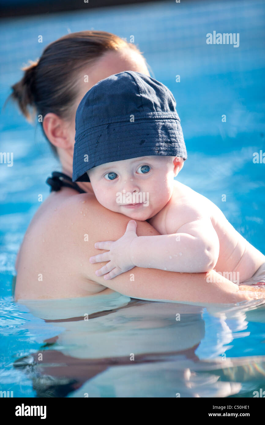 Mum and baby in swimming pool Stock Photo - Alamy