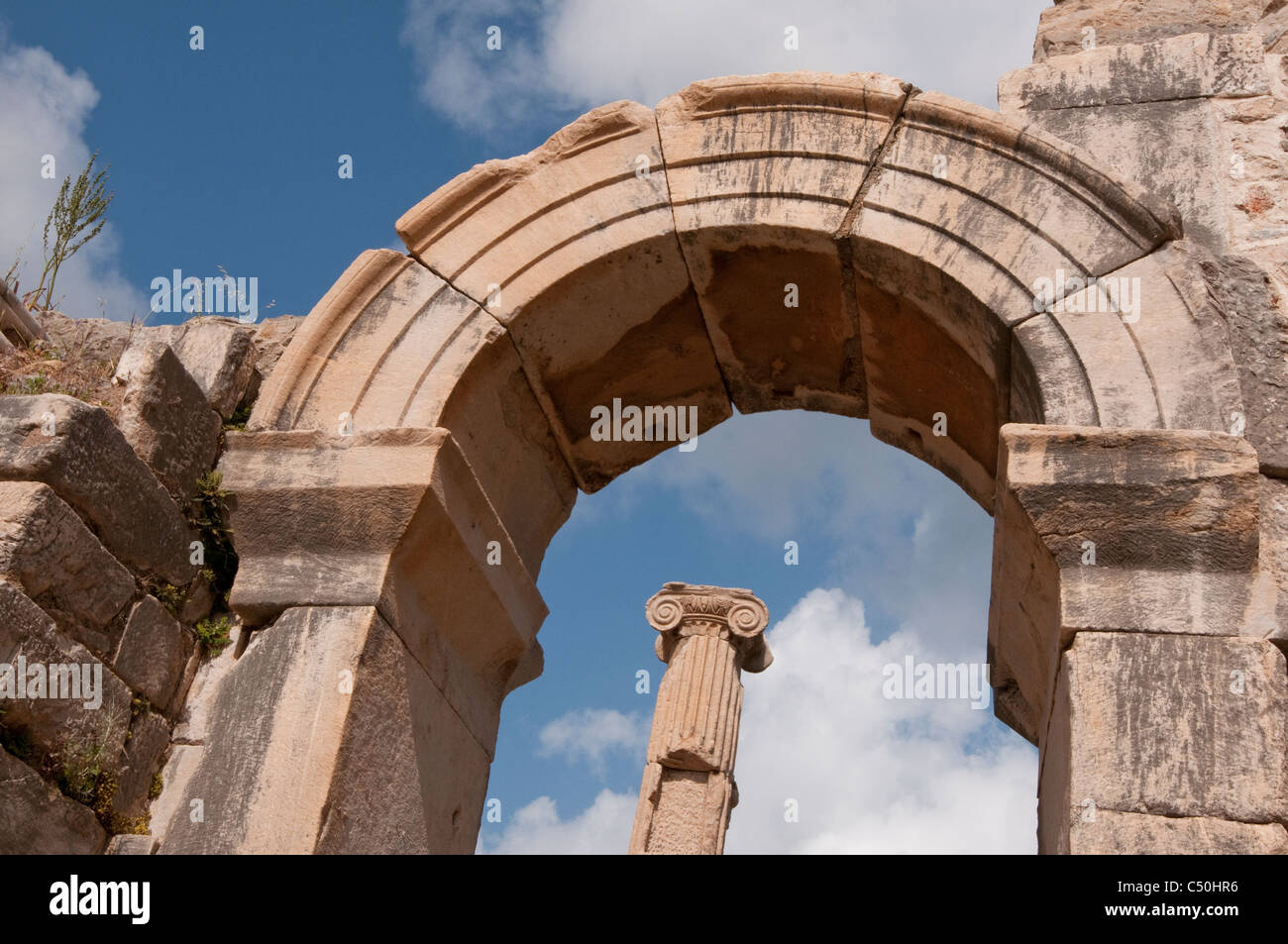 Looking through arch hi-res stock photography and images - Alamy