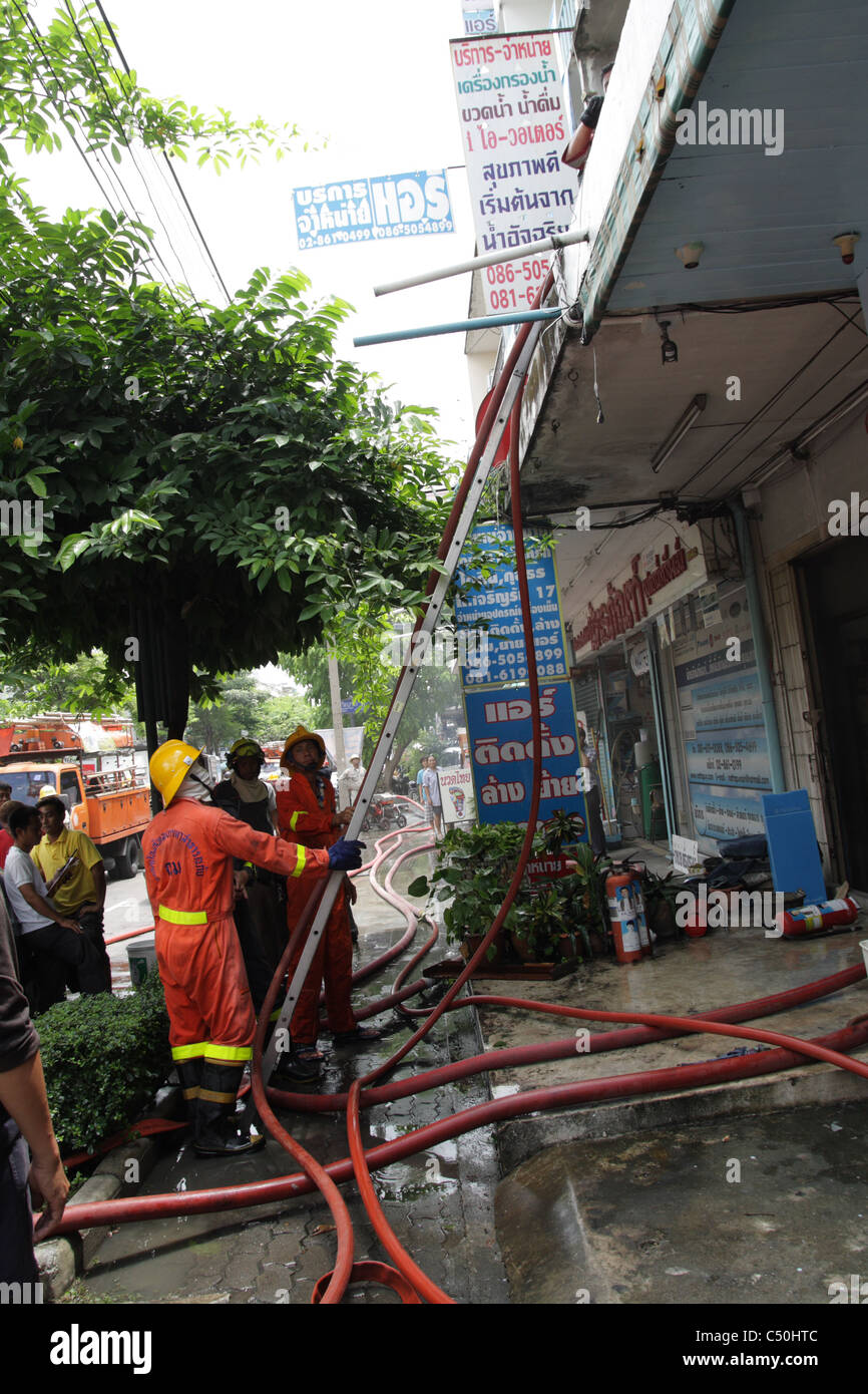 Working firefighter hi-res stock photography and images - Alamy