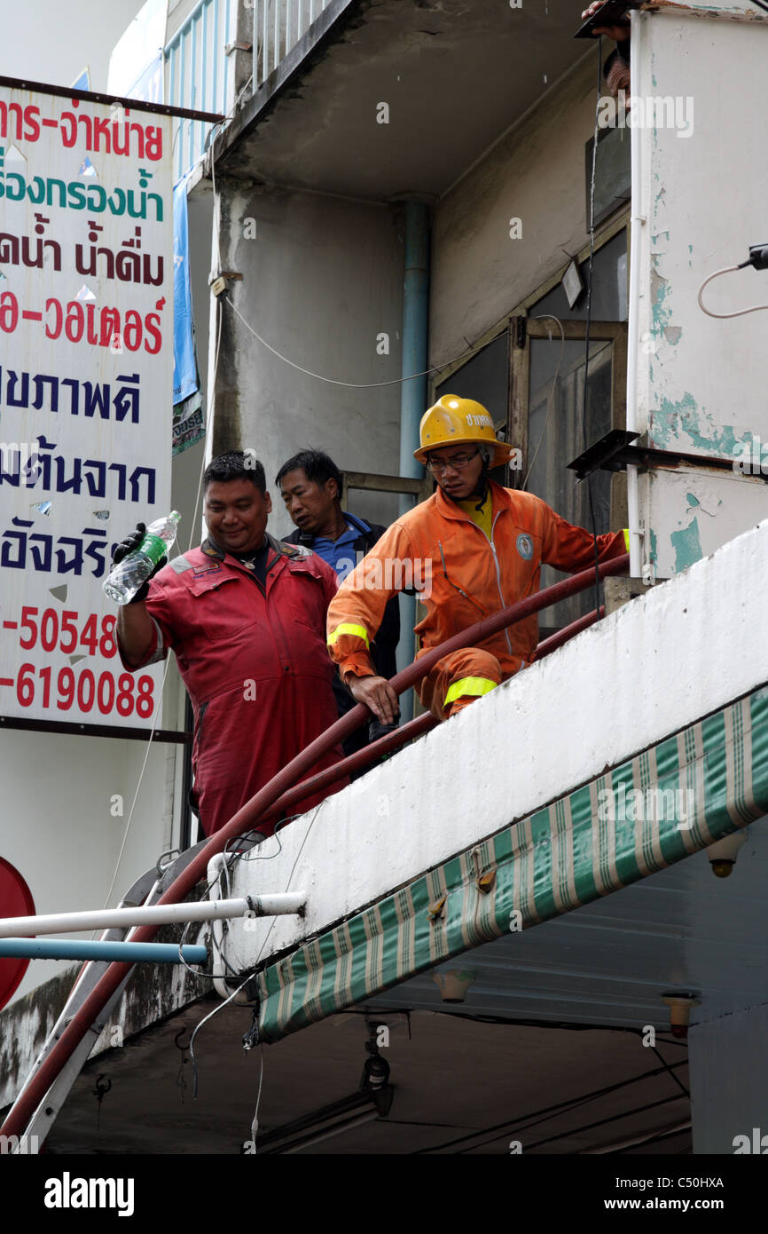 Working firefighter hi-res stock photography and images - Alamy